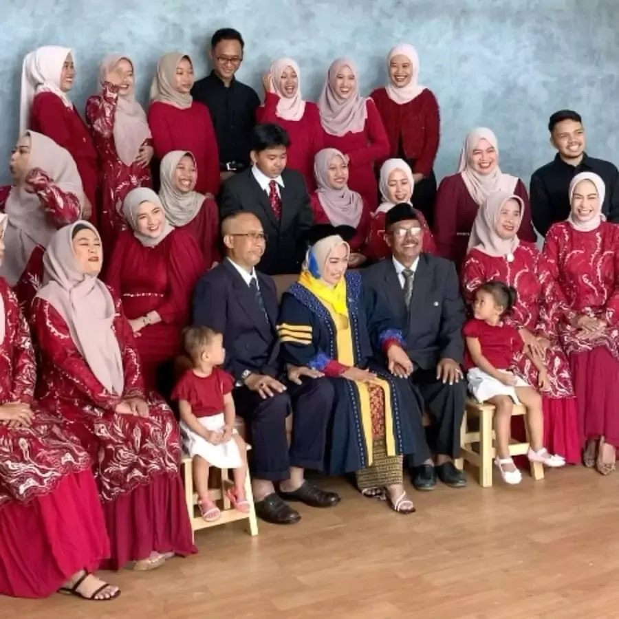 Serunya Foto Wisuda Ramean di Concept Photo Studio